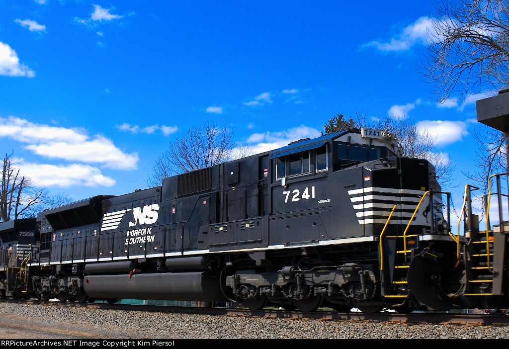 NS 7241